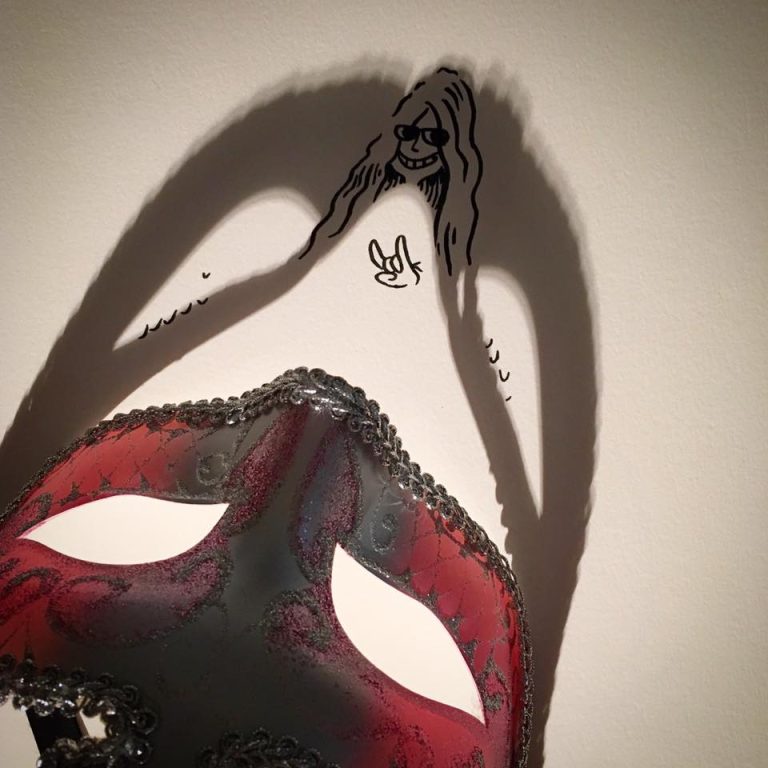 This artist combines shadows and doodles to make incredibly fun photos