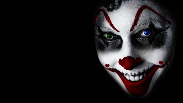 How to make five horror lighting setups with a single light
