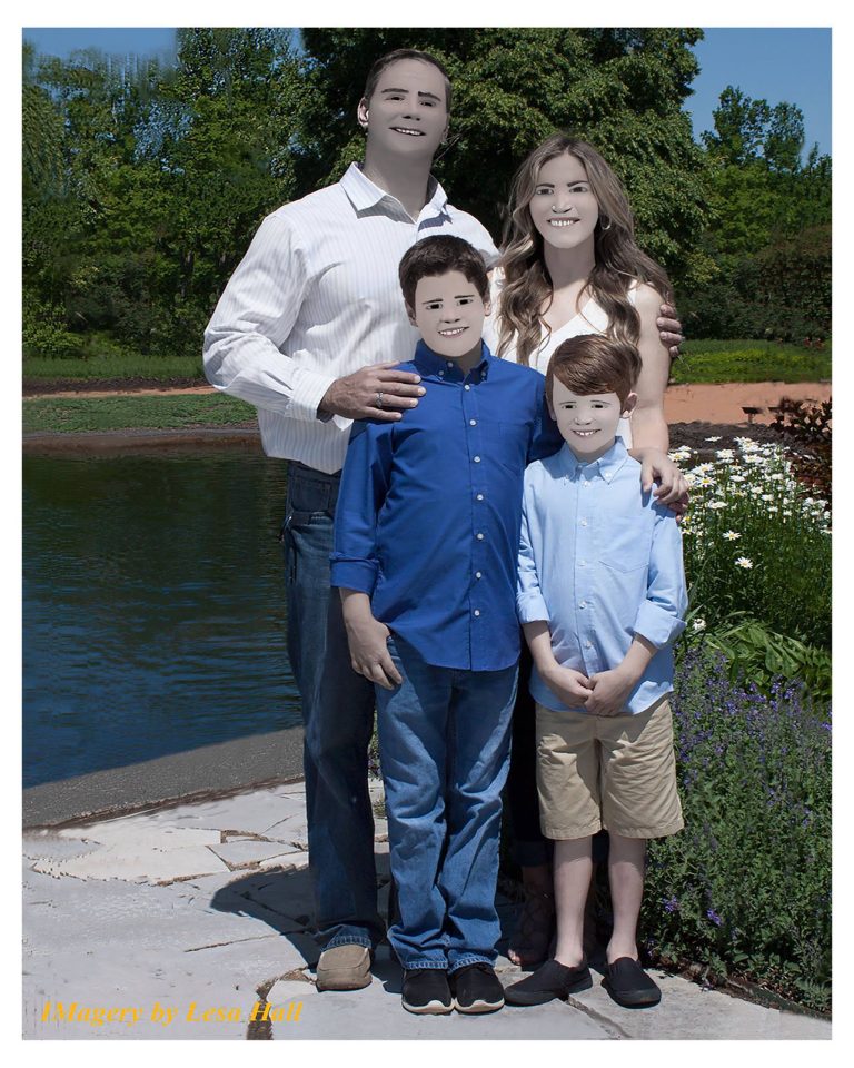 Family photo-shoot gone wrong and the internet is exploding