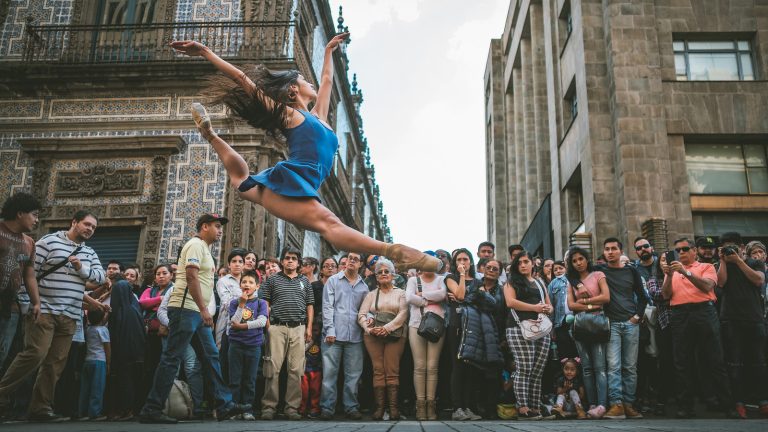 Omar Z Robles shoots amazing photographs of ballet dancers in the street