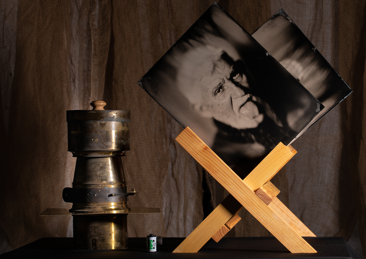 Photographer gives new life to a 160-years-old giant Petzval lens