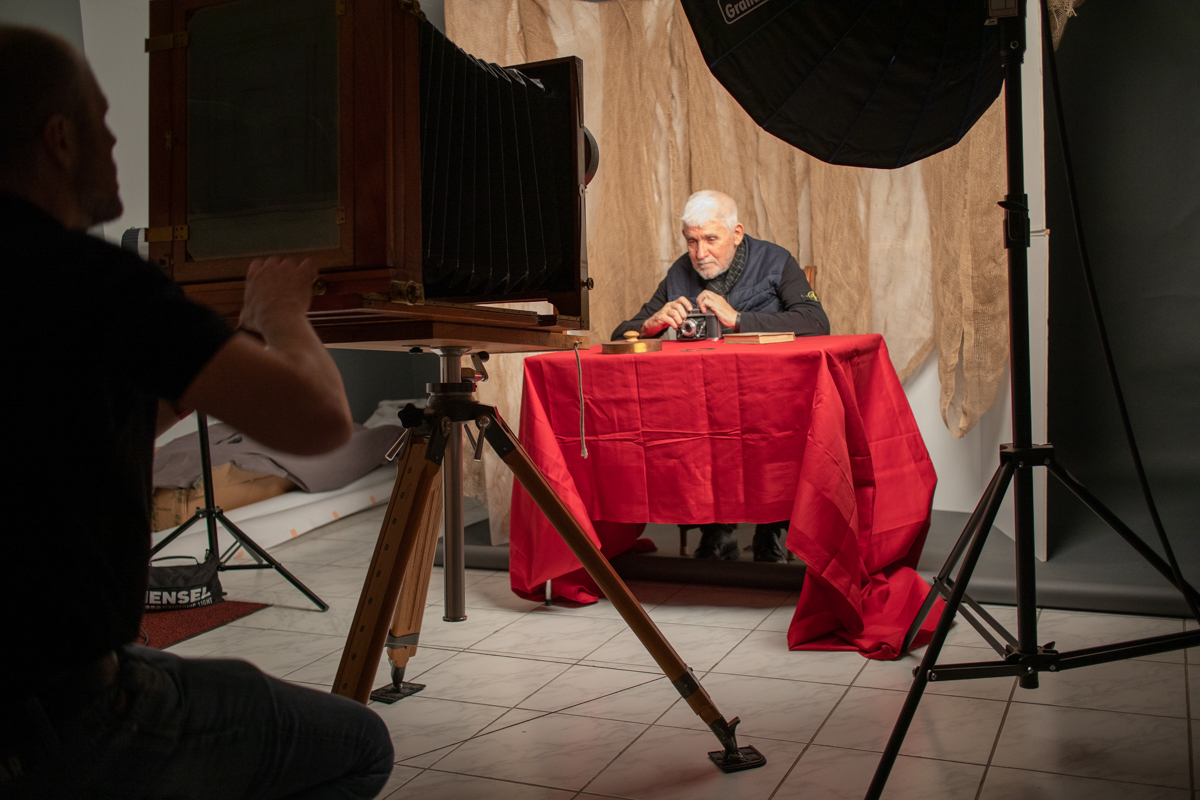 Photographer gives new life to a 160-years-old giant Petzval lens