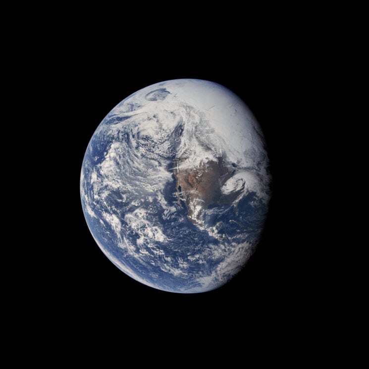 “Earth Restored” shows astronauts’ photos of the Earth as you've never ...