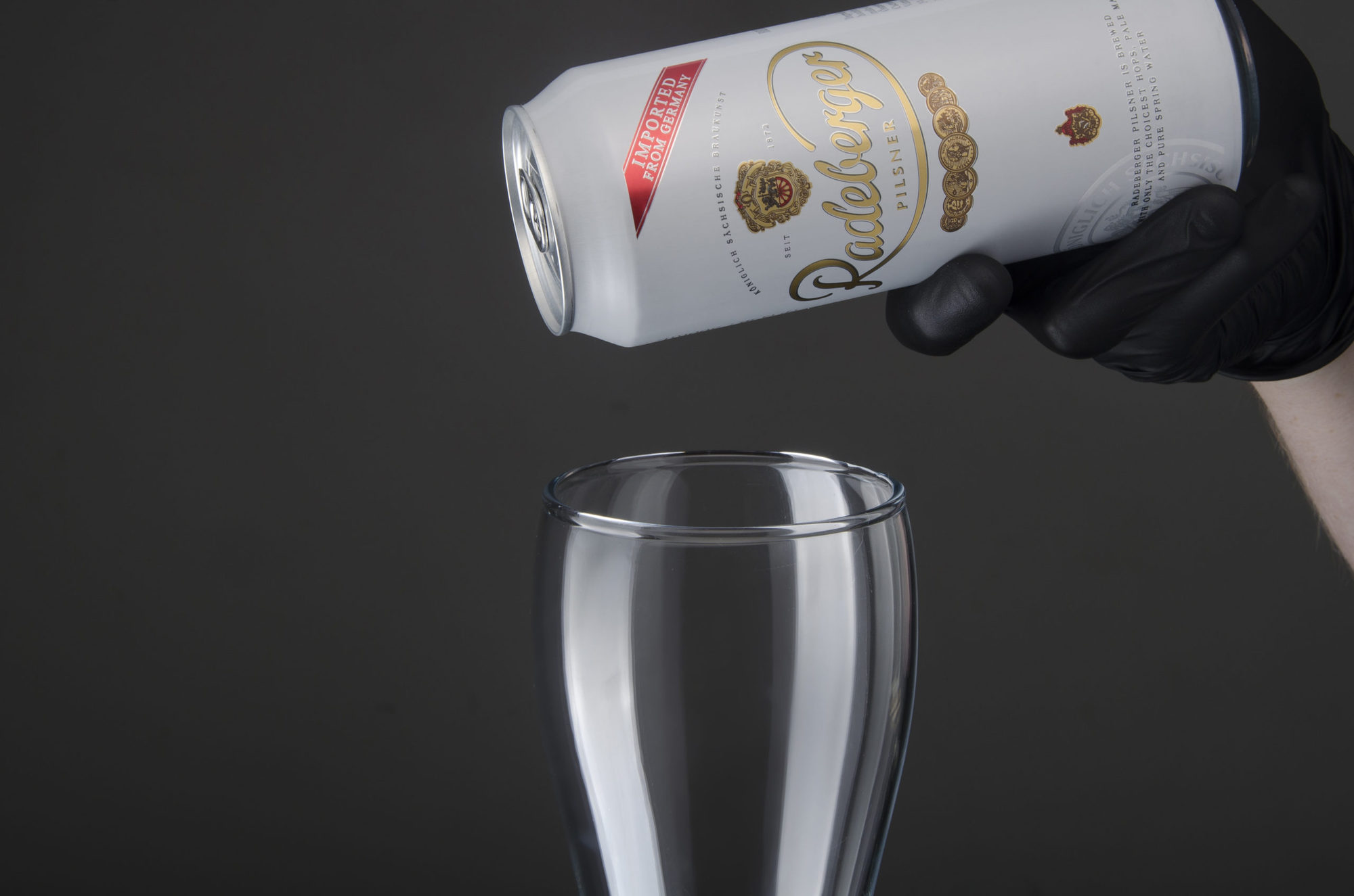 How to create a dramatic ad-worthy beer pour shot with minimal gear