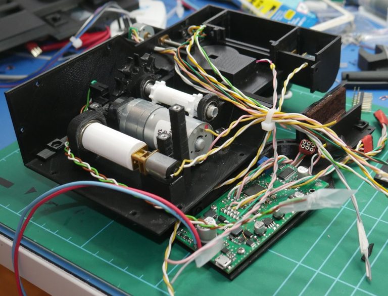 How I made a 3D-printed movie camera that uses 35mm film