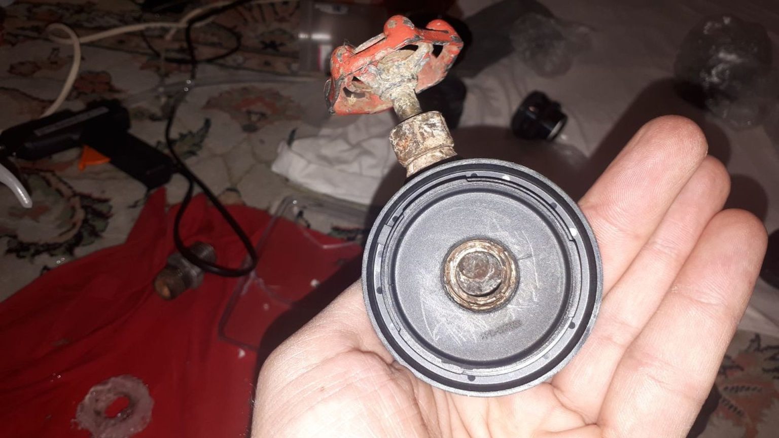 This DIY valve lens gives a new meaning to "workFLOW"